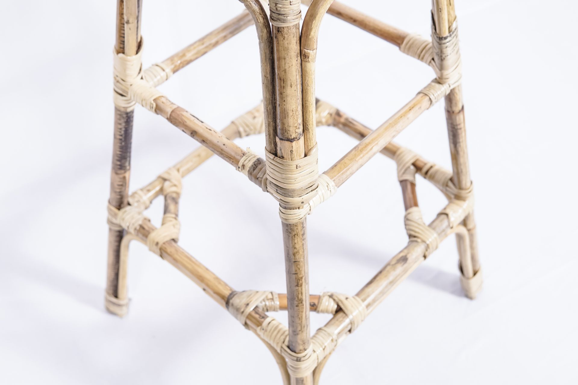 FairIndo : Tabouret de bar en rotin BENGAWAN